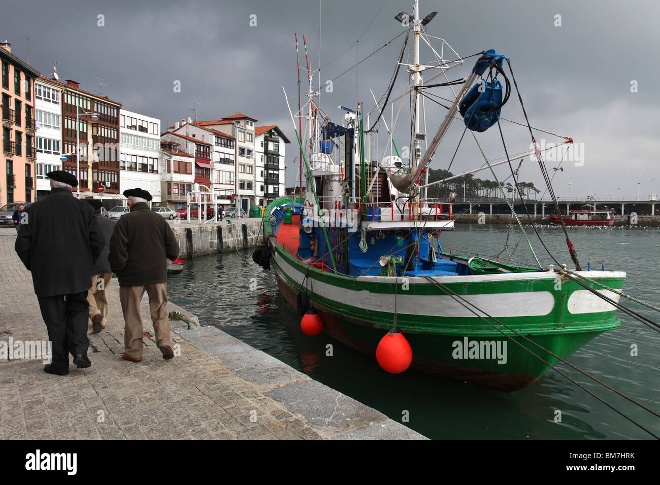 Lekeitio (Spain) : the harbour Stock Photo - Alamy