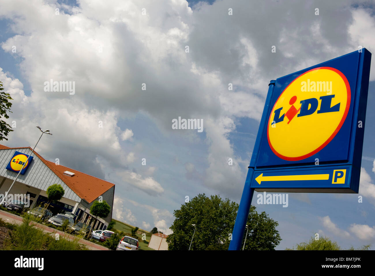 Lidl parking lot hi-res stock photography and images - Alamy