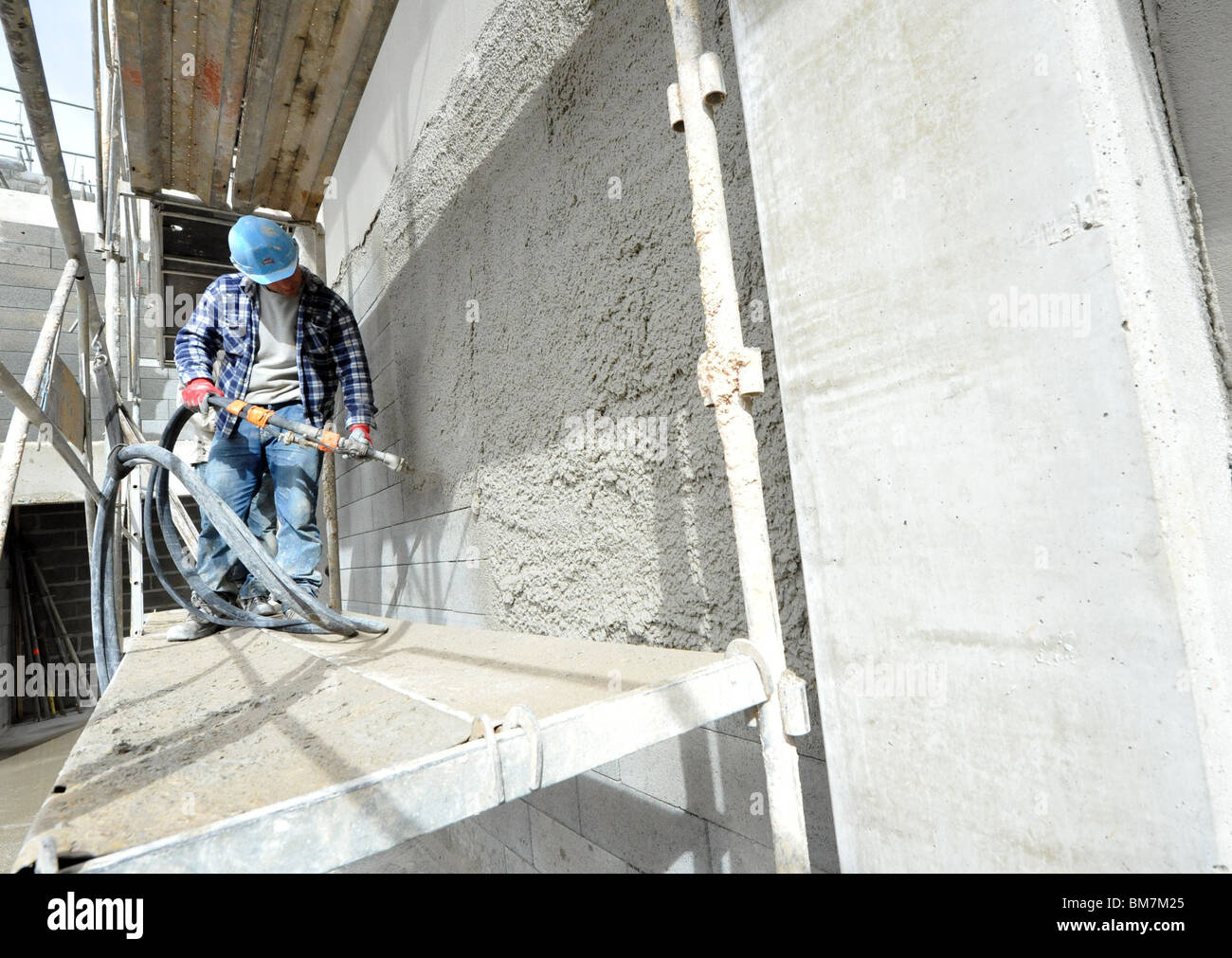 BTP (public buildings and work sector): Workers of a building site ...
