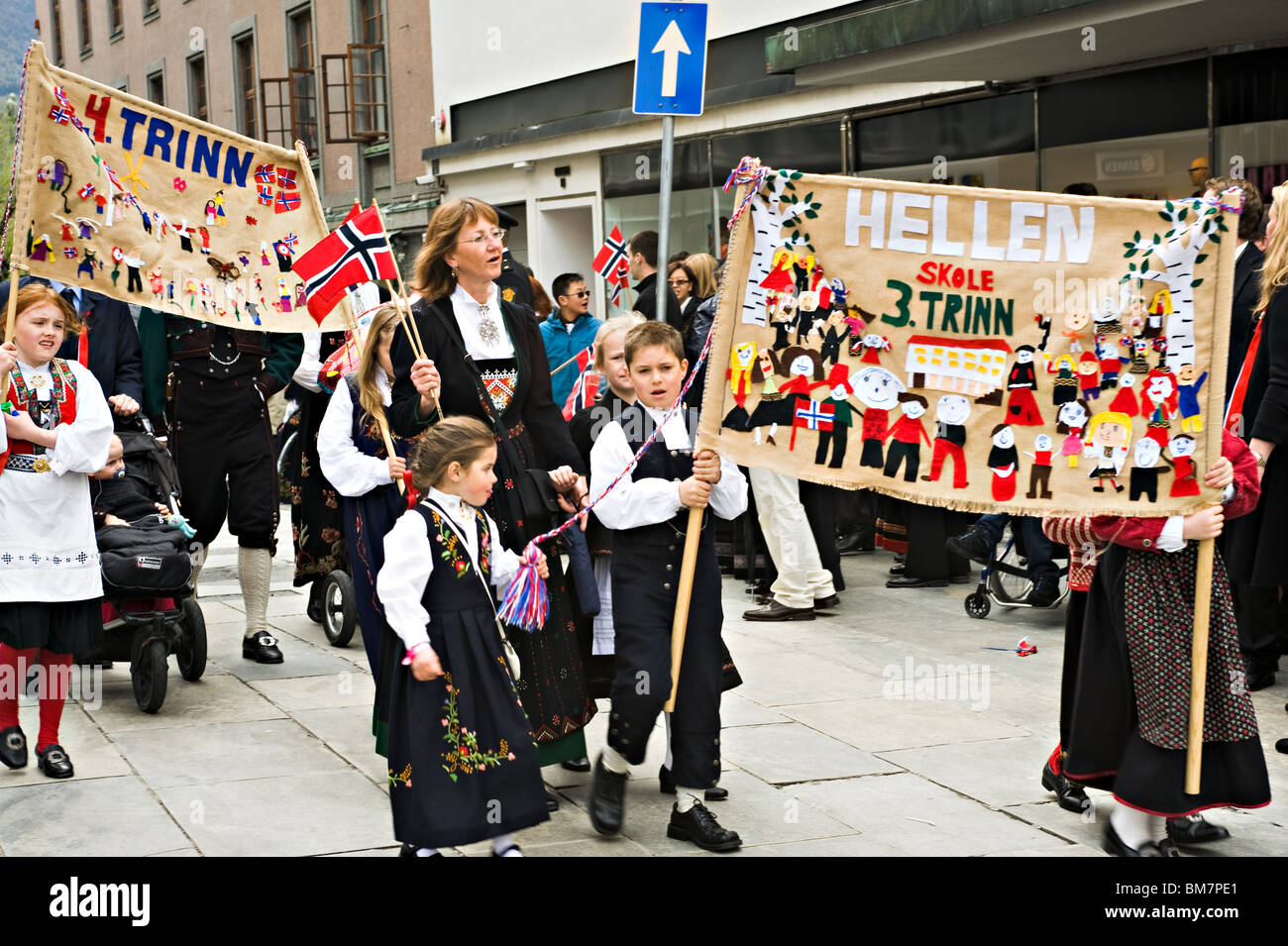 Local Clubs Bands Groups Families Schools March Through Bergen City ...