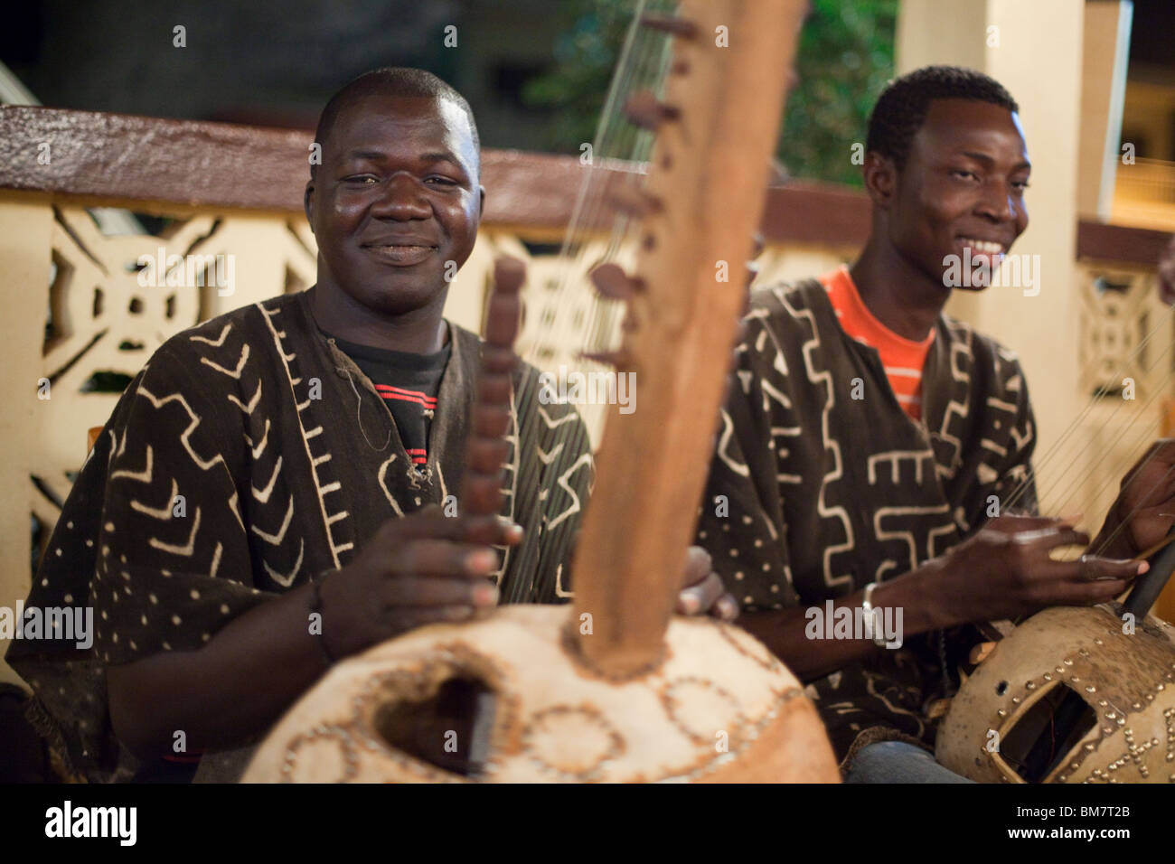 Mali africa instrument hi-res stock photography and images - Alamy