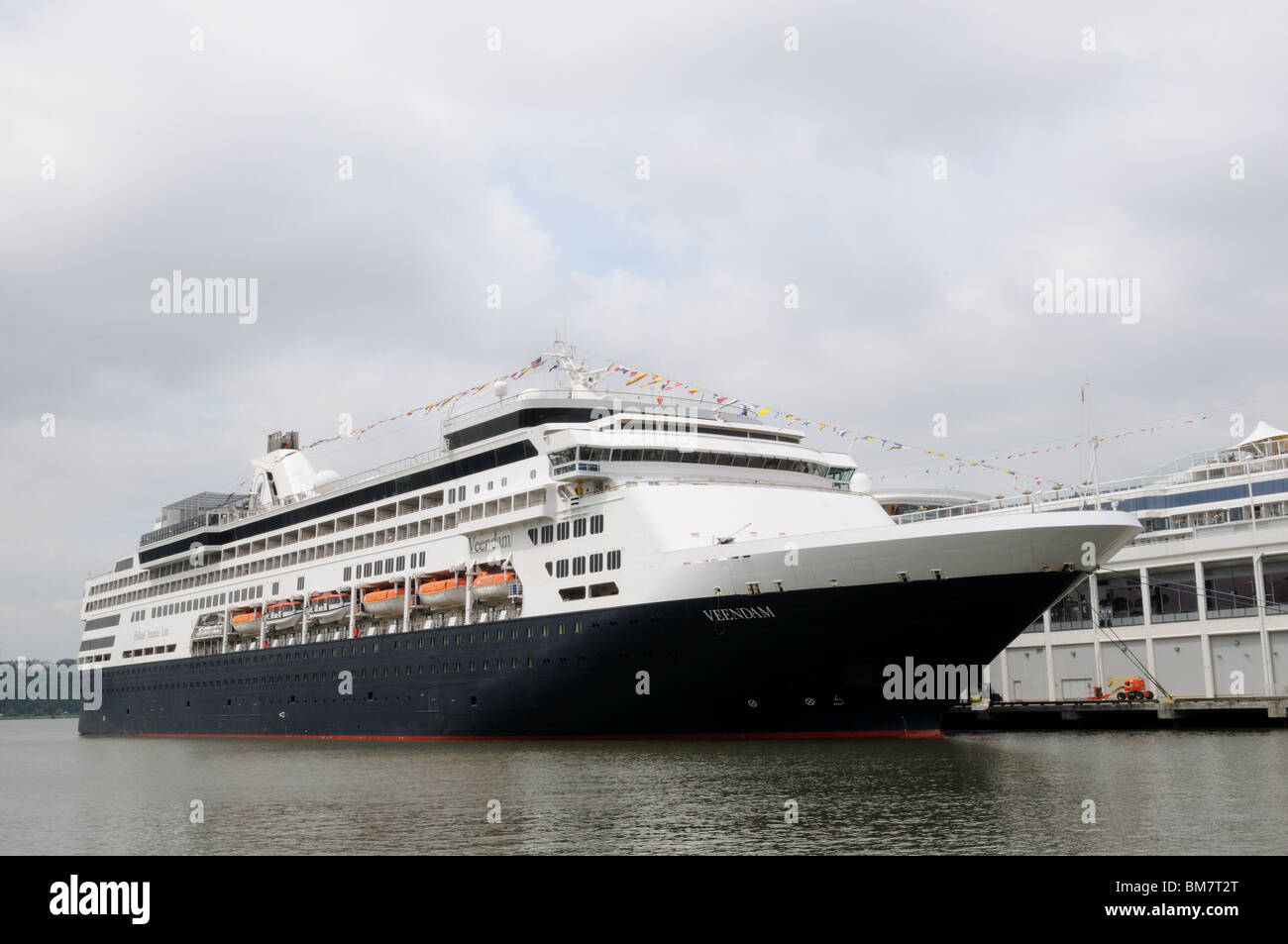 Holland America Line's cruise ship, Veendam, moored at the Midtown ...
