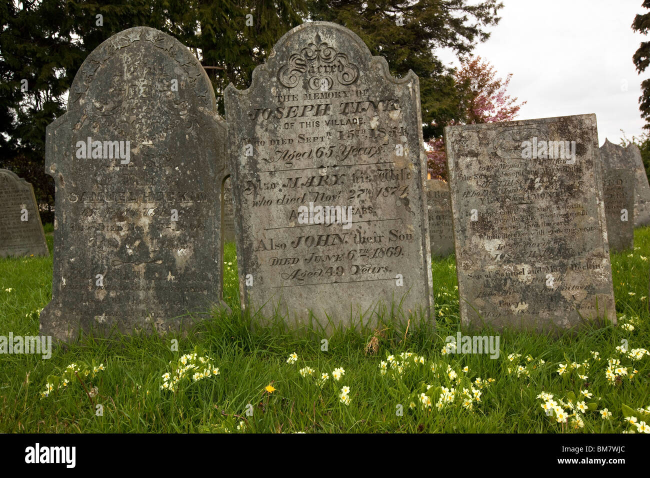 Slate gravestones hi-res stock photography and images - Alamy