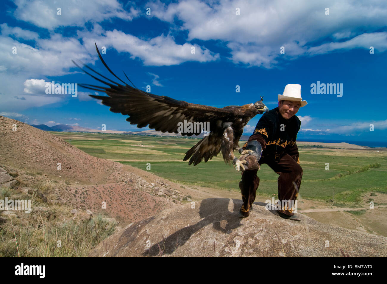 Eagle hunting kyrgyzstan hi-res stock photography and images - Alamy