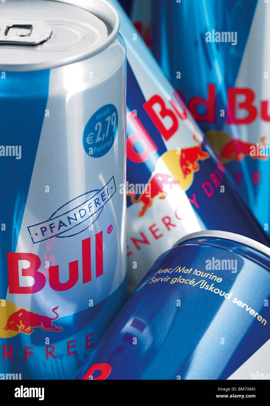 Close up red bull hi-res stock photography and images - Alamy