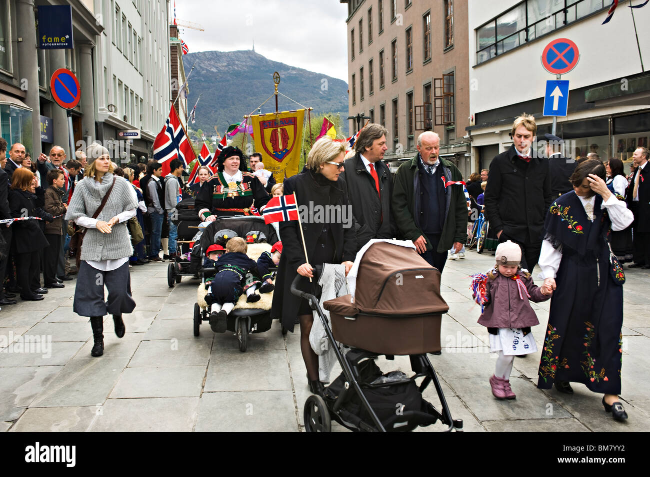 Bergen norway traditional costume hi-res stock photography and images ...