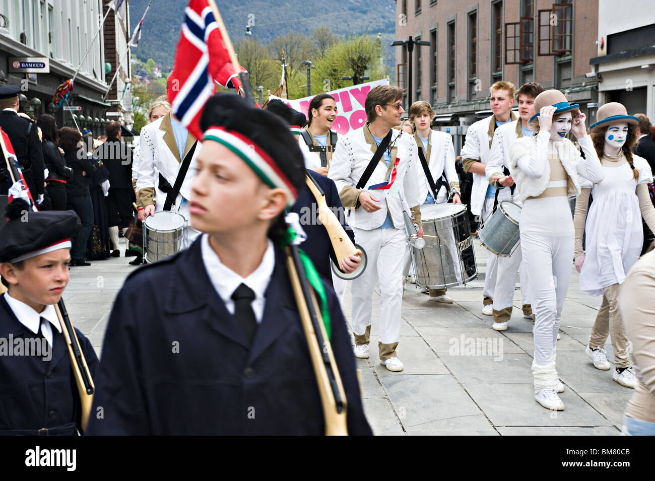 Local Clubs Bands Groups Families Schools March Through Bergen City ...