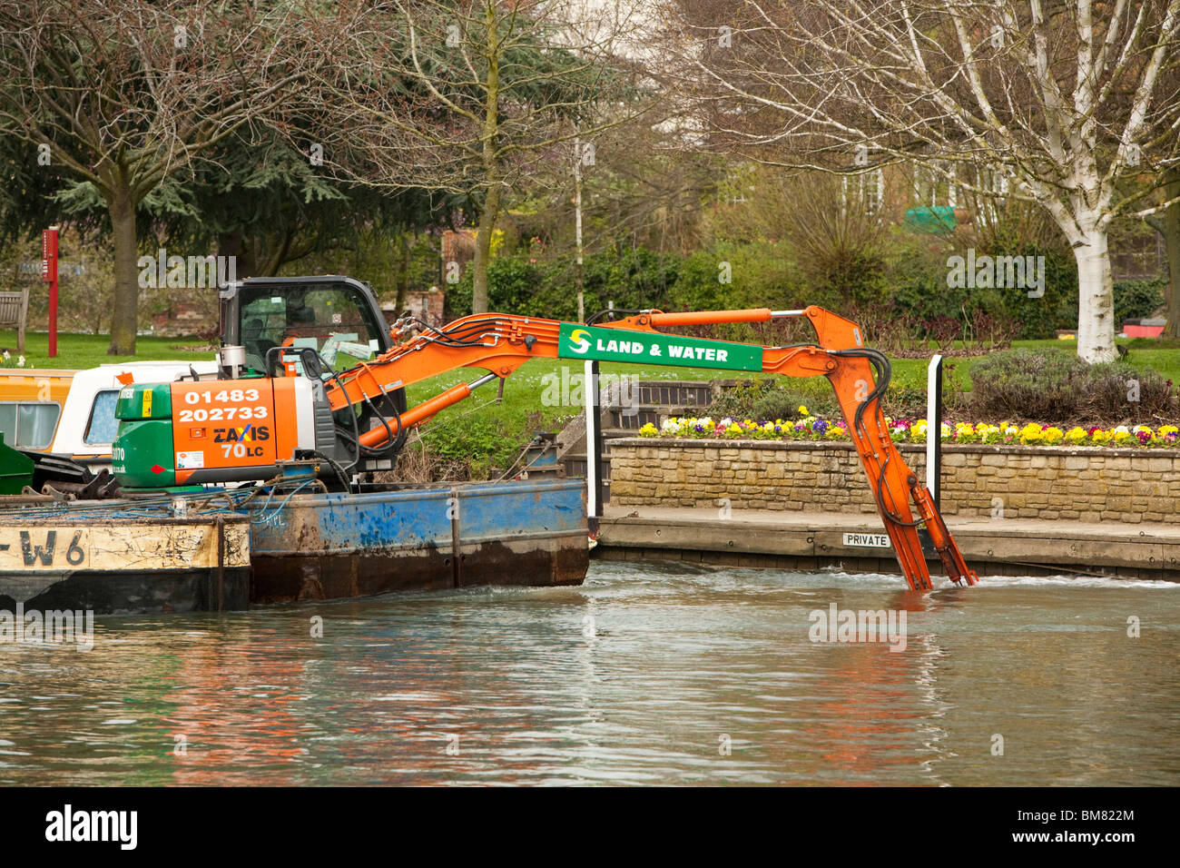 Dredging dredge thames hi-res stock photography and images - Alamy
