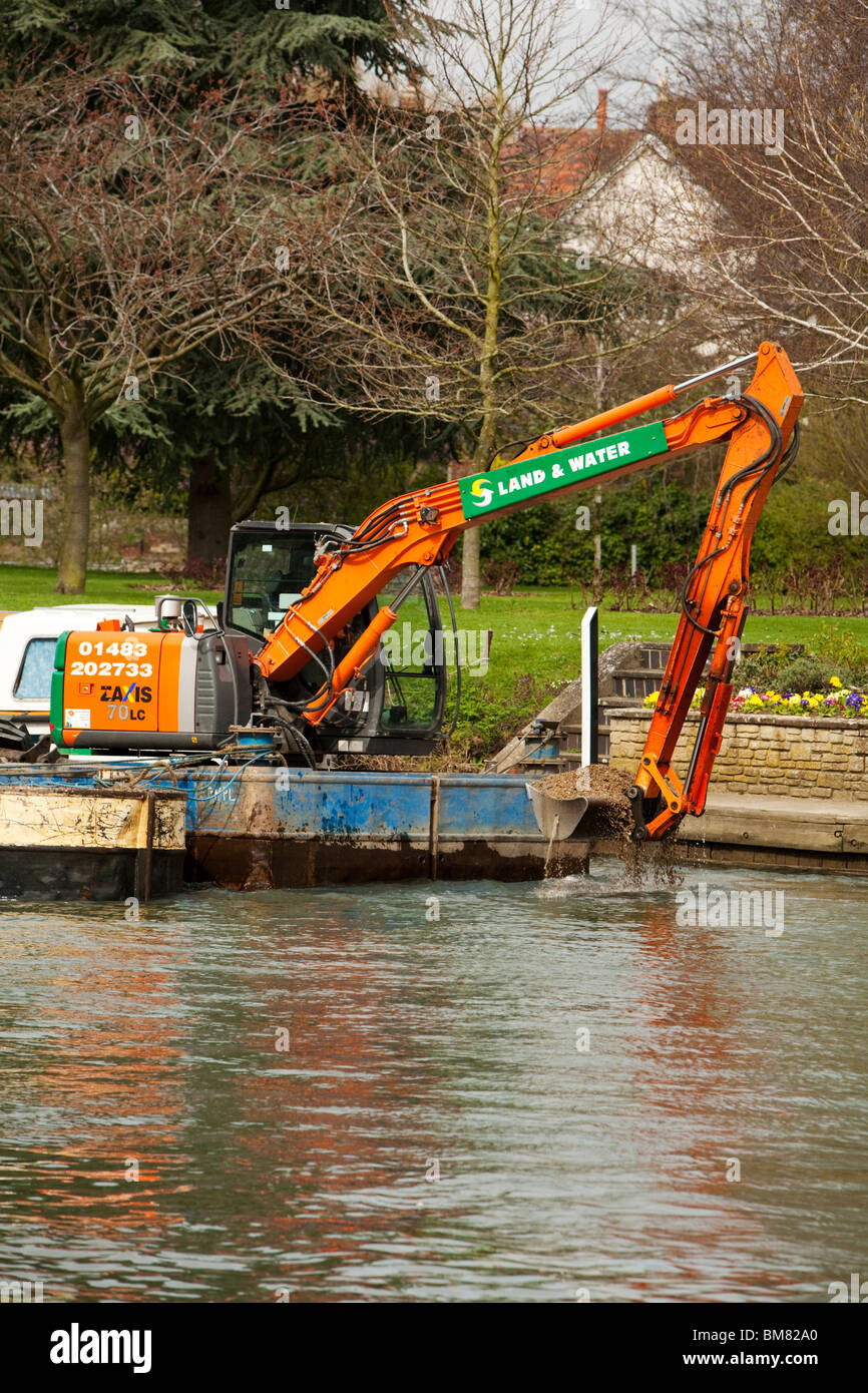 Dredging dredge thames hi-res stock photography and images - Alamy