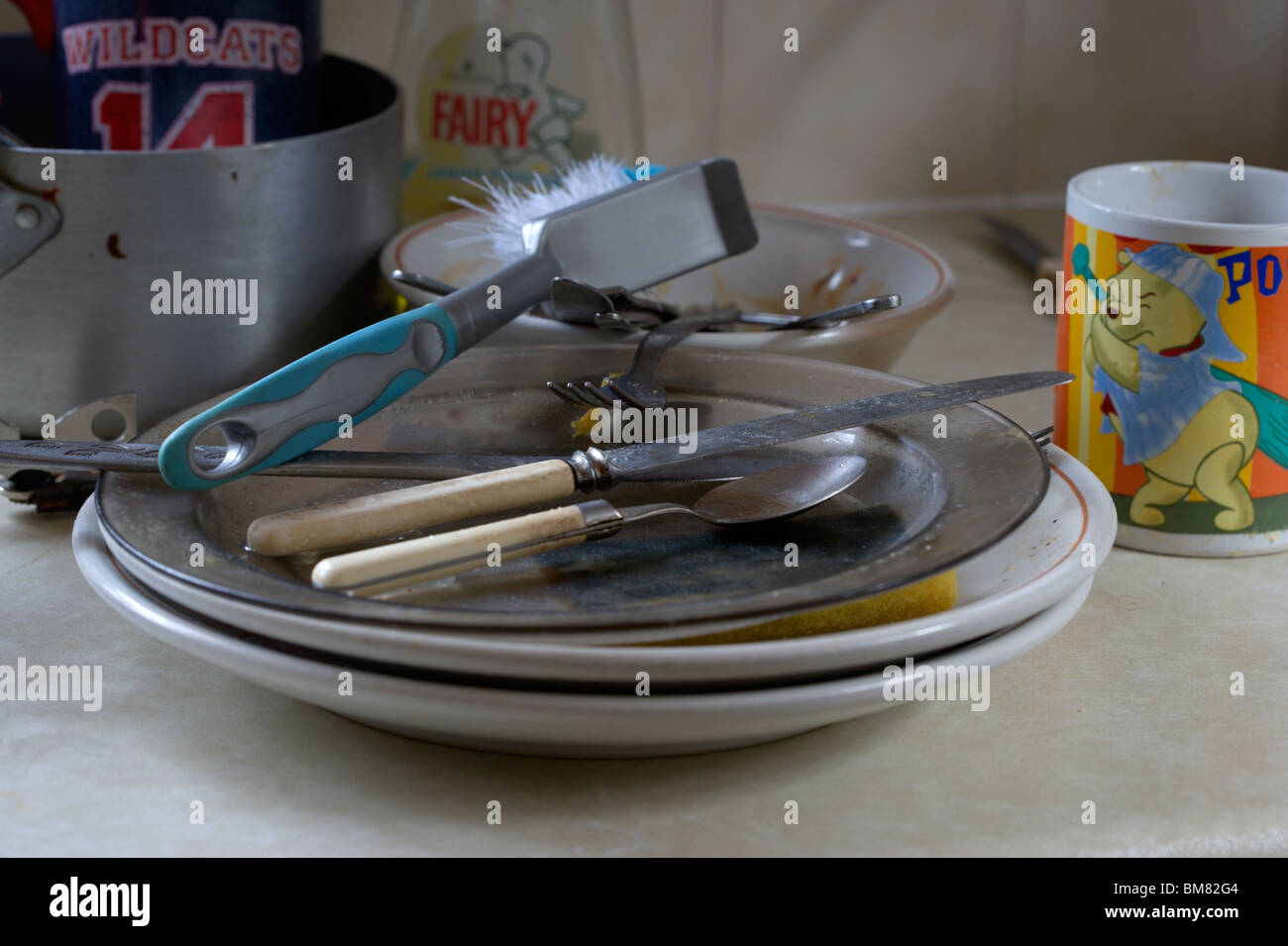 Dirty crockery hi-res stock photography and images - Alamy