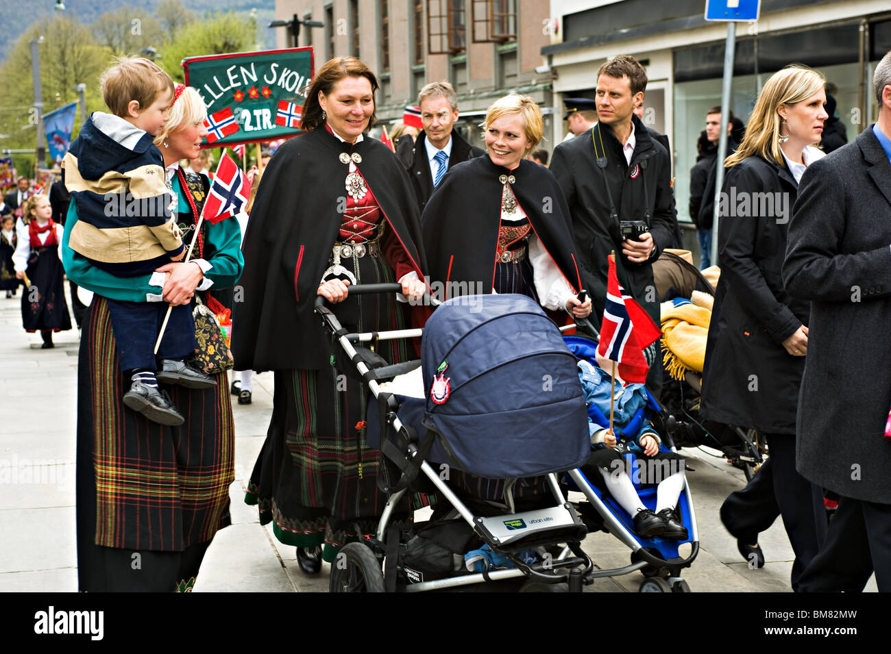 Local Clubs Bands Groups Families Schools March Through Bergen City ...