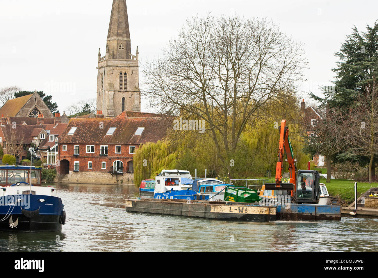 Dredging dredge thames hi-res stock photography and images - Alamy