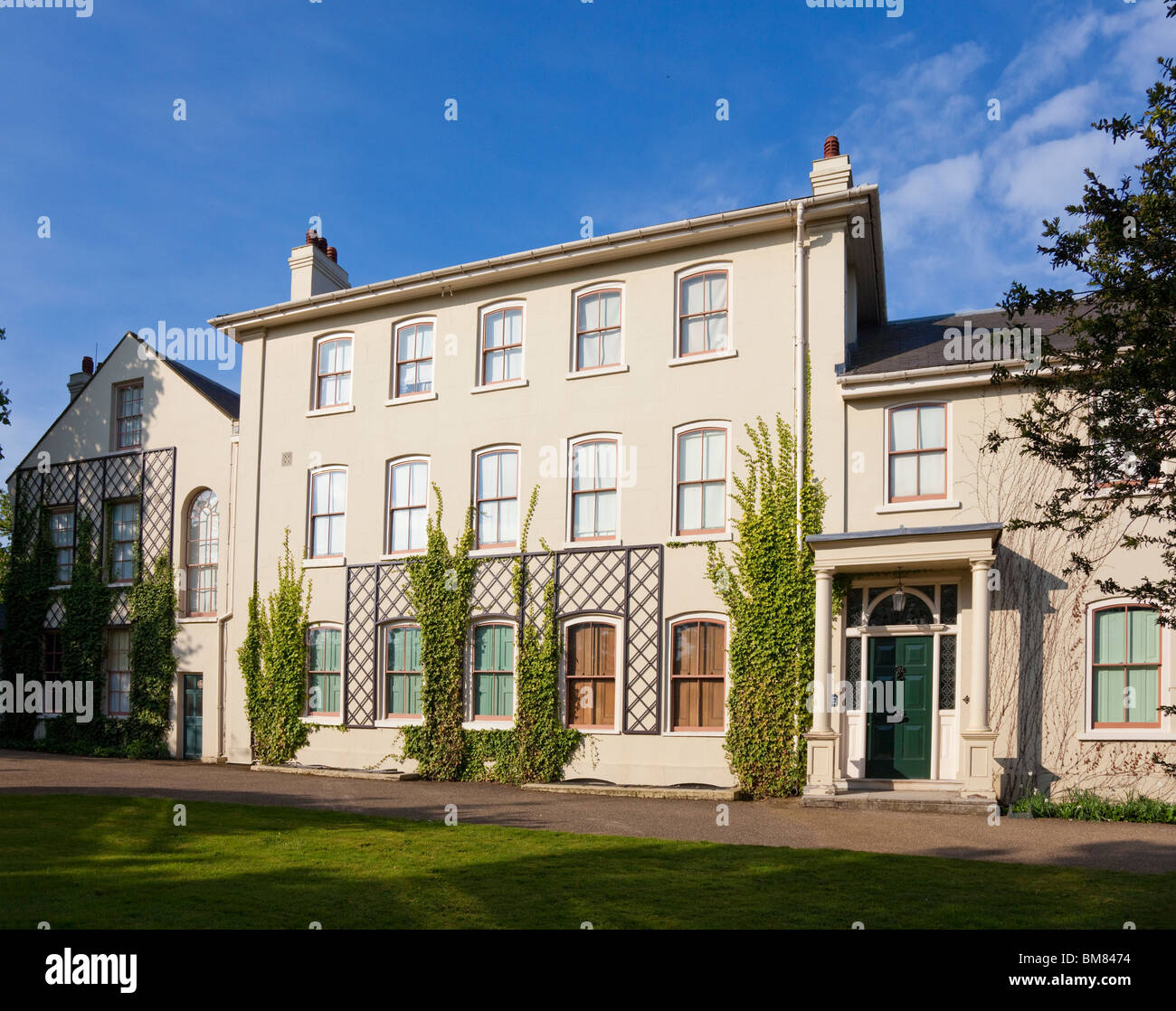 Down house darwin hi-res stock photography and images - Alamy