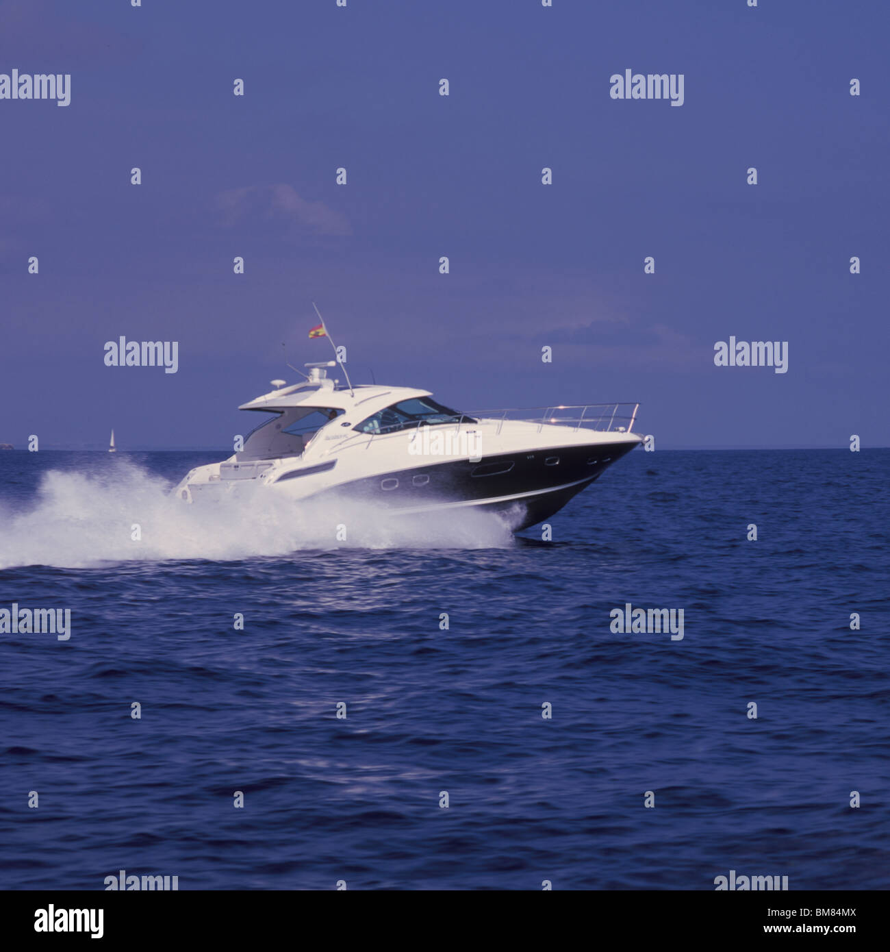 Sea ray sundancer hi-res stock photography and images - Alamy