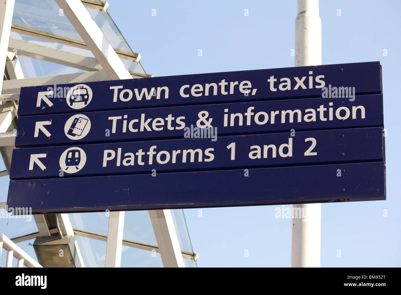 Harrogate Railway Station Yorkshire England Stock Photo - Alamy