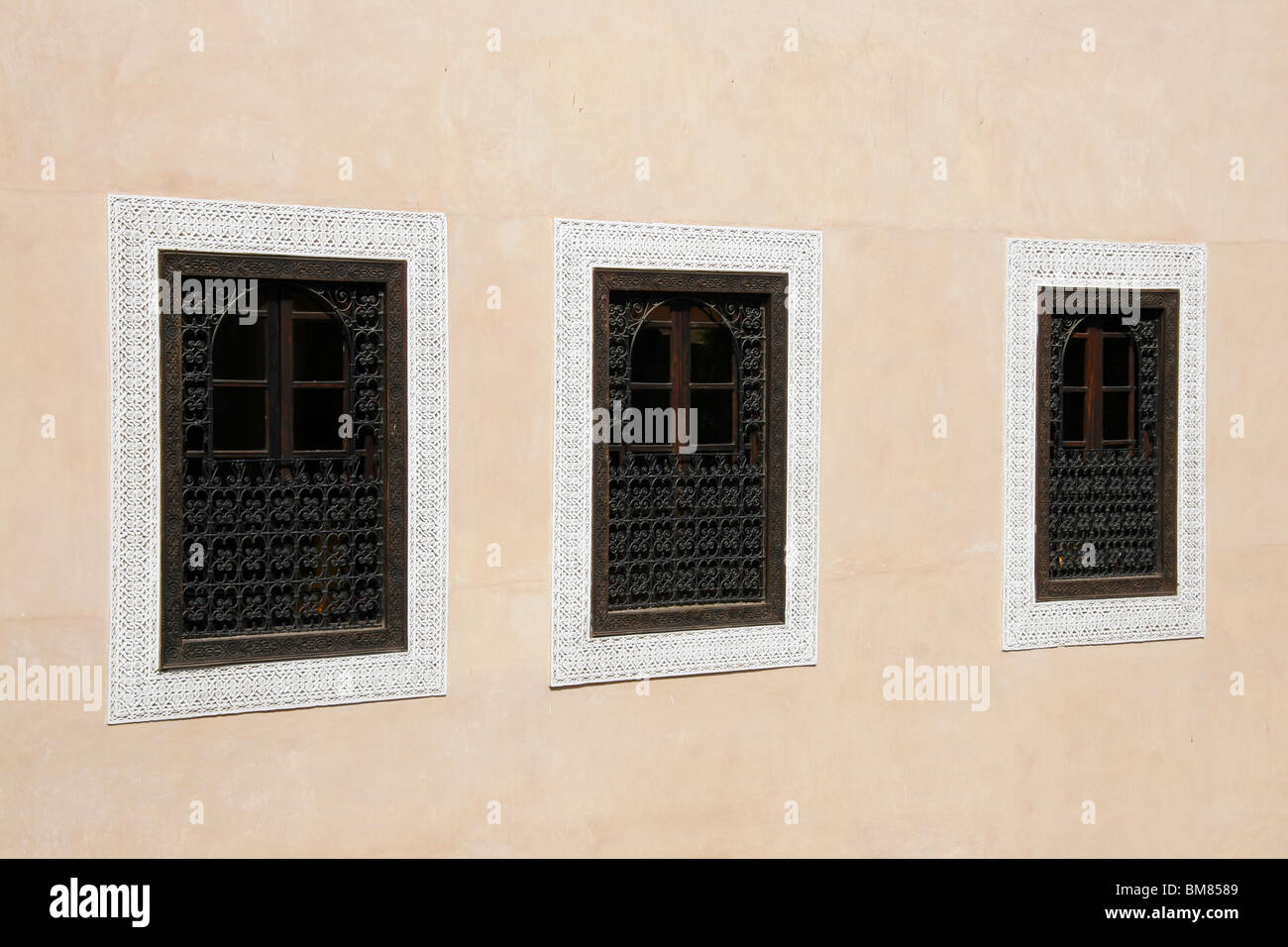 Moroccan windows hi-res stock photography and images - Alamy