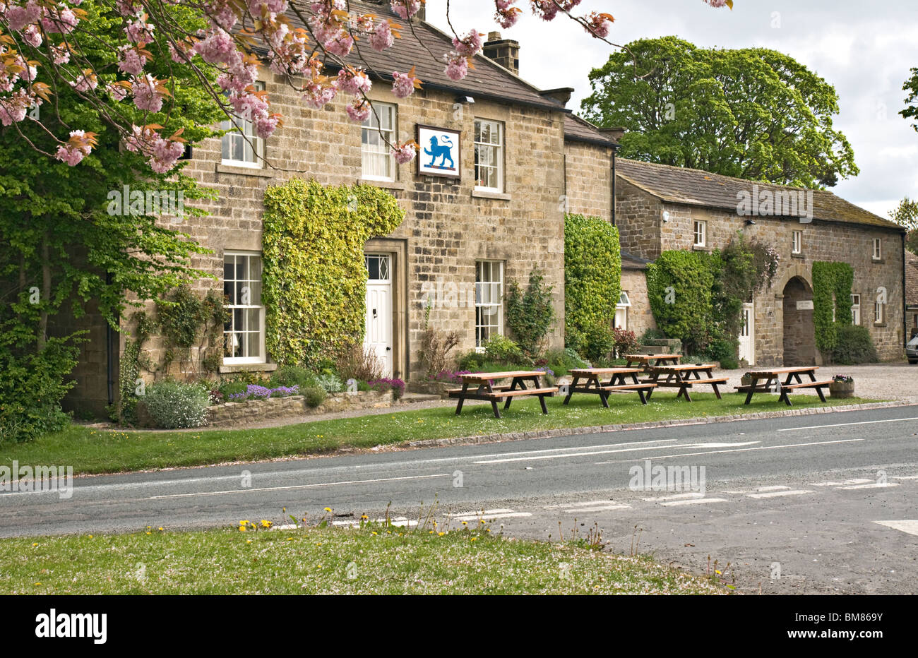 Pub hi-res stock photography and images - Alamy