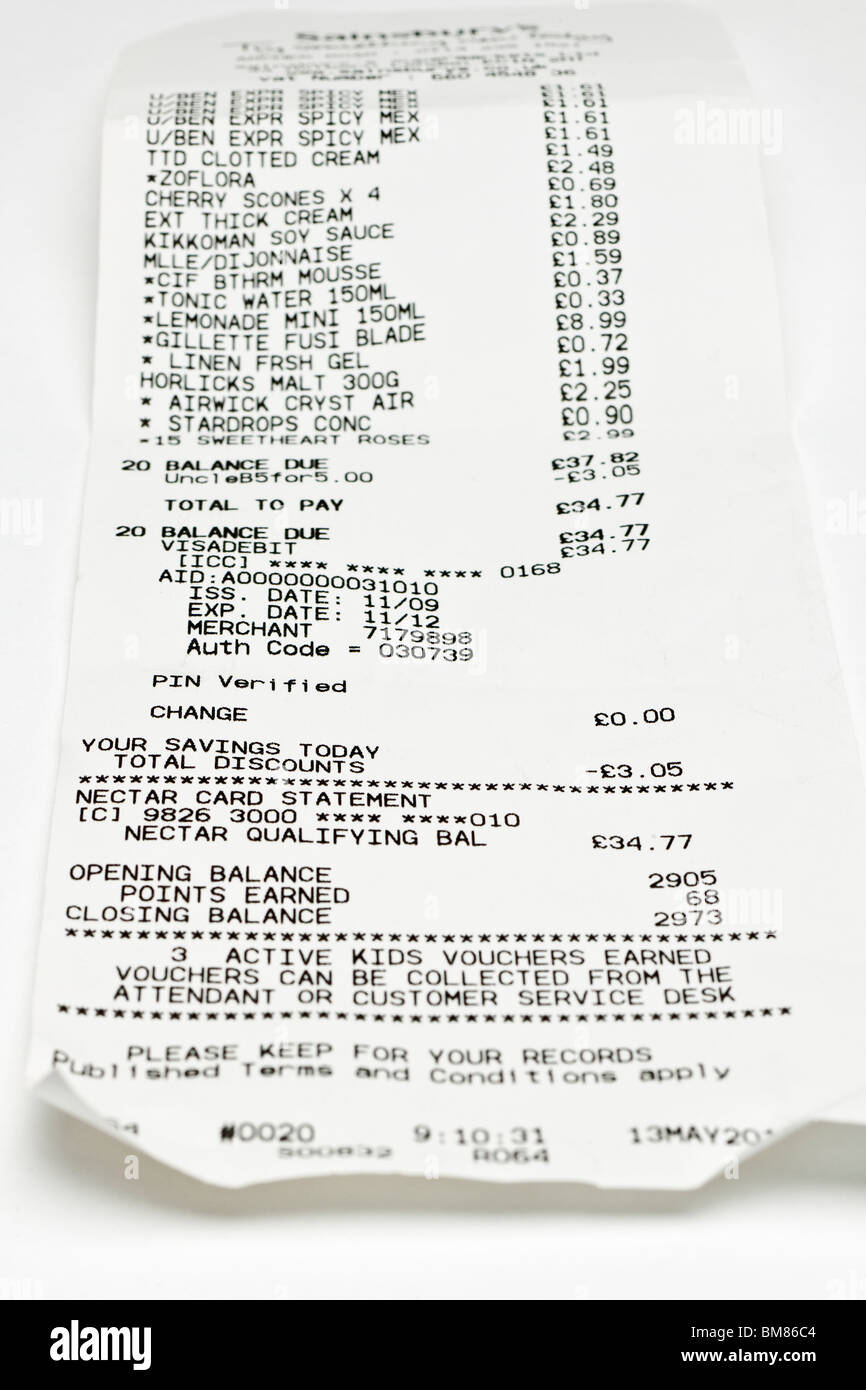 single supermarket till receipt Stock Photo - Alamy