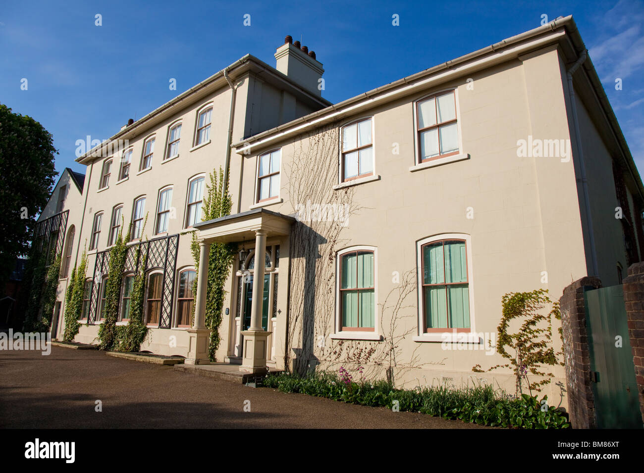 Down house darwin hi-res stock photography and images - Alamy