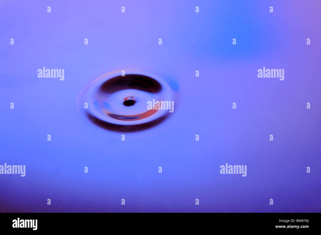 Drops high speed photography hi-res stock photography and images - Alamy