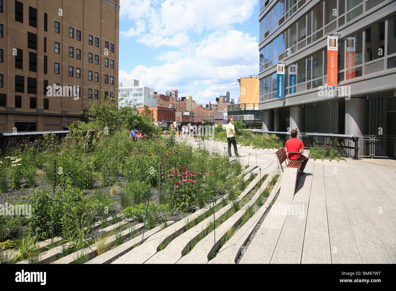 Highline, Elevated Public Park on former rail tracks, Manhattan, New ...