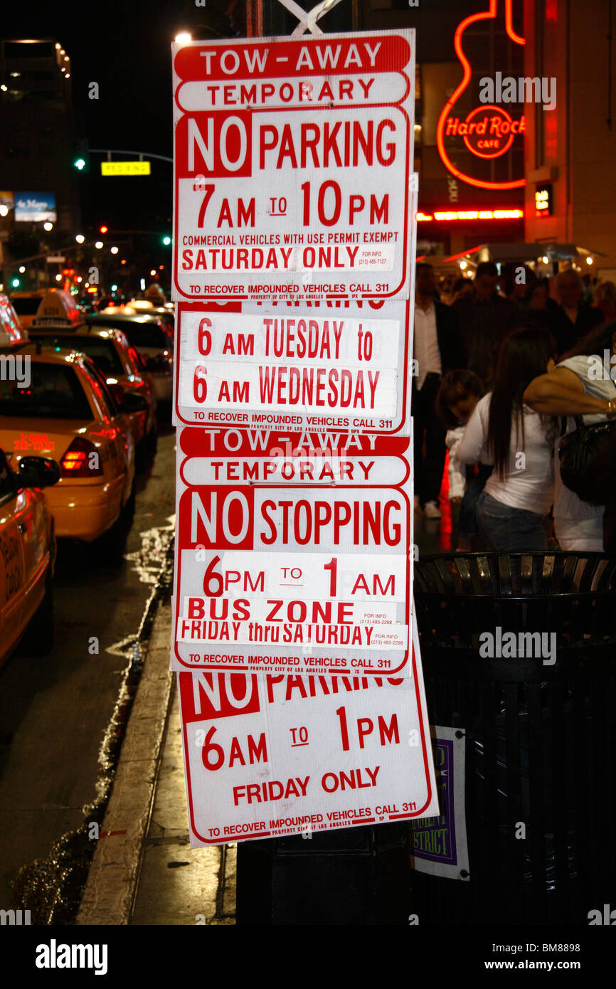 No parking warning signs hi-res stock photography and images - Alamy