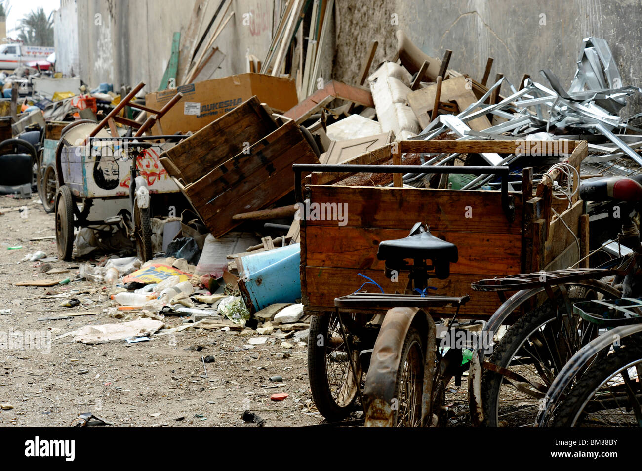 Rubbish carts hi-res stock photography and images - Alamy