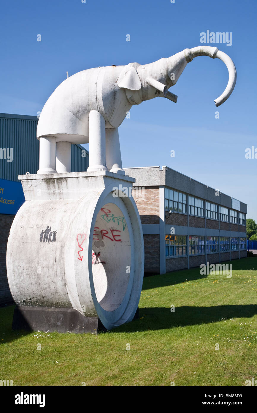 Camberley's iconic concrete elephant made from pipes designed by ...