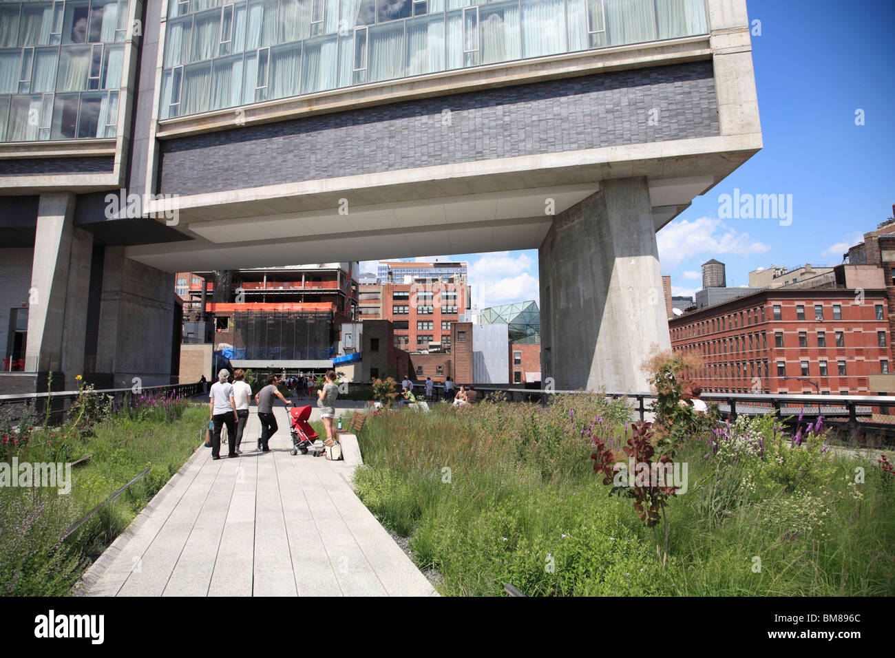 Highline, Elevated Public Park on former rail tracks, Manhattan, New ...