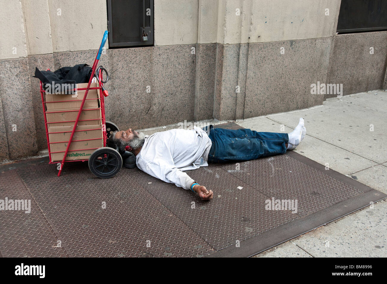 Homeless black man hi-res stock photography and images - Alamy