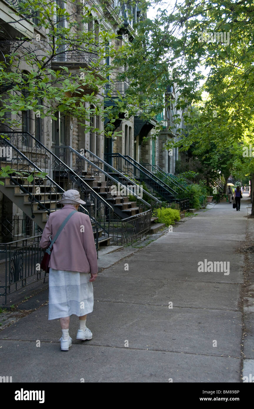 Old lady on street hi-res stock photography and images - Alamy