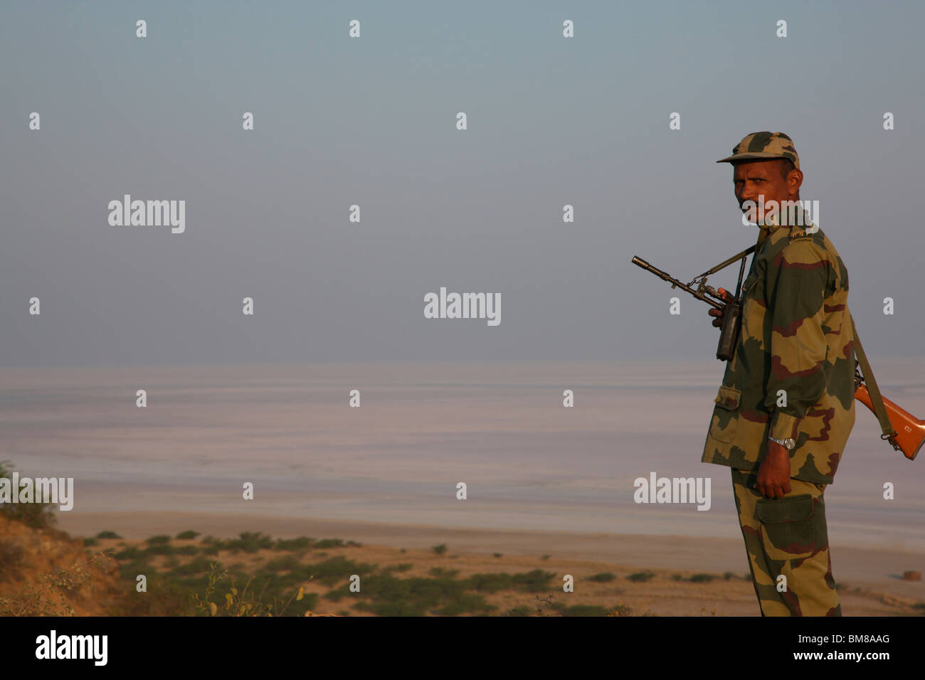 Border security force bsf soldier hi-res stock photography and images ...