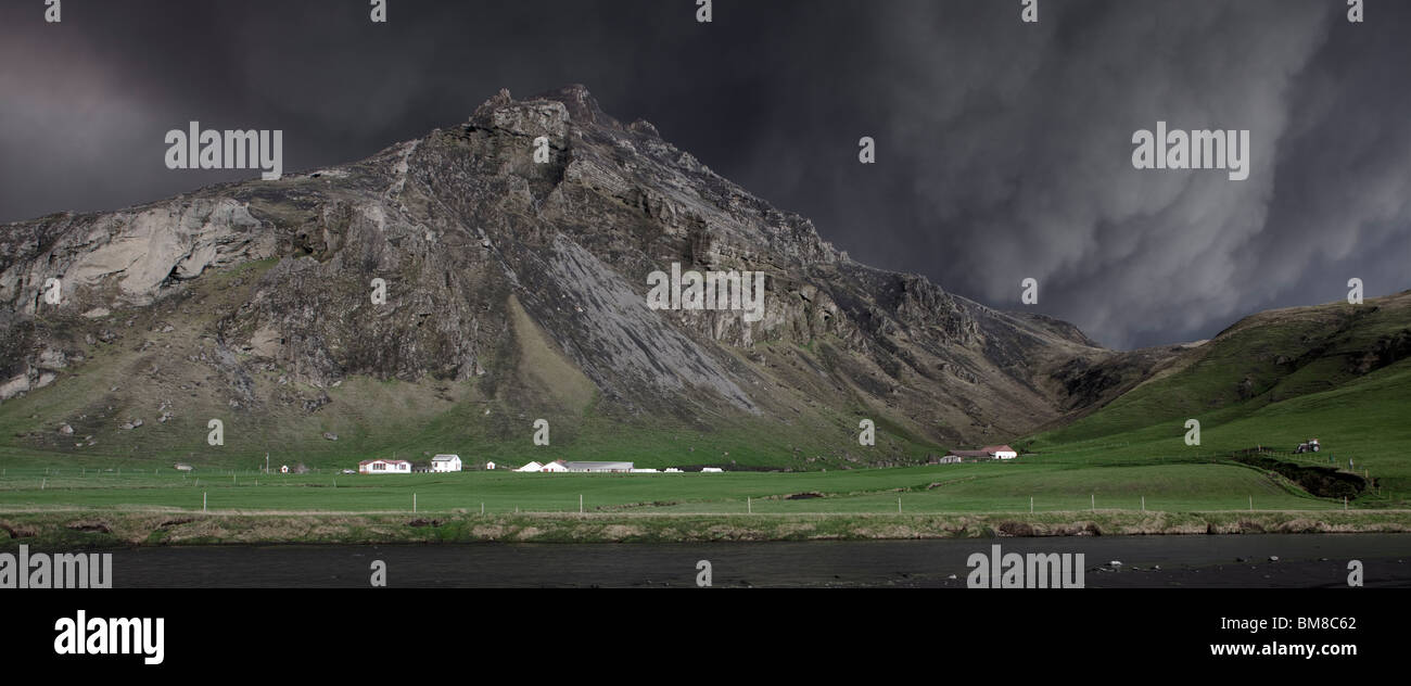 The farm Drangshlidardalur, under the volcanic ash in Eyjafjallajokull ...