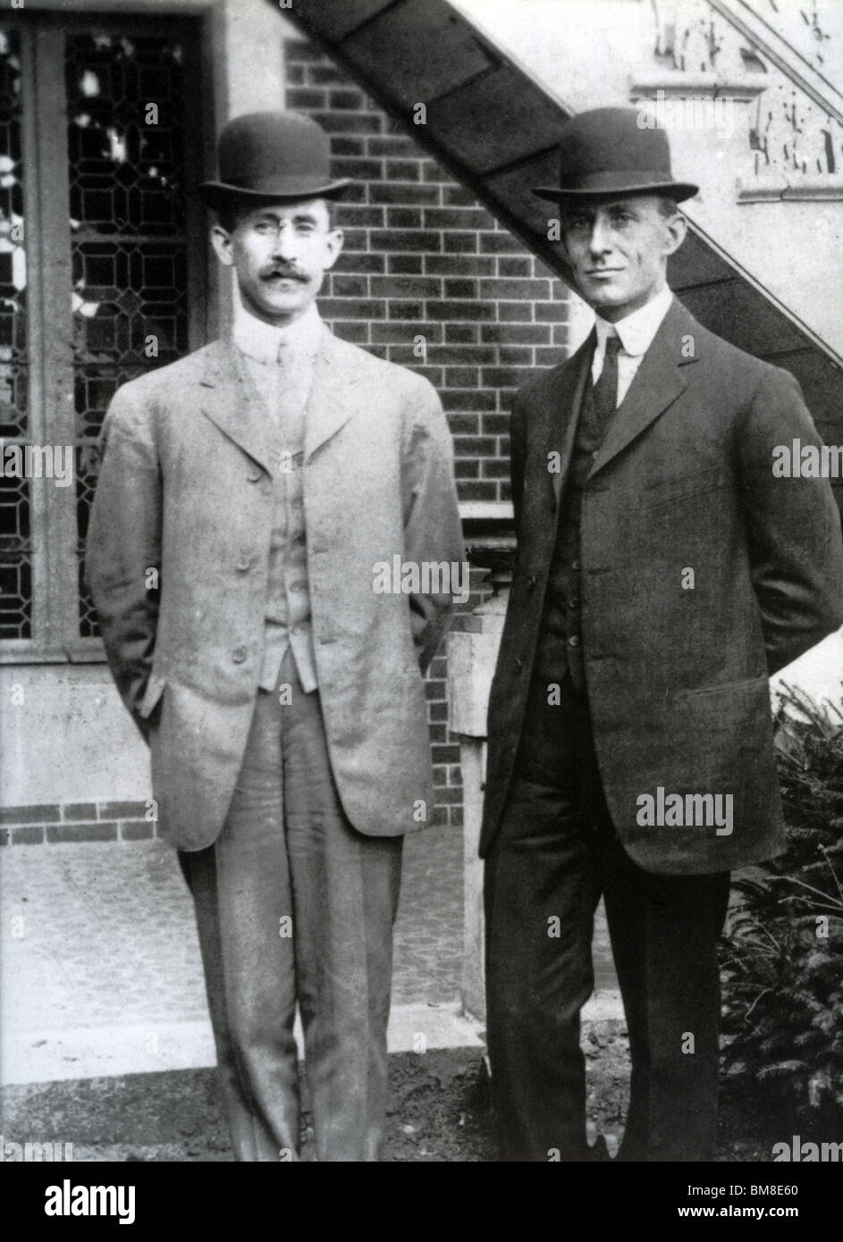 WRIGHT BROTHERS - Pioneers of powered flight Americans Orville at left ...