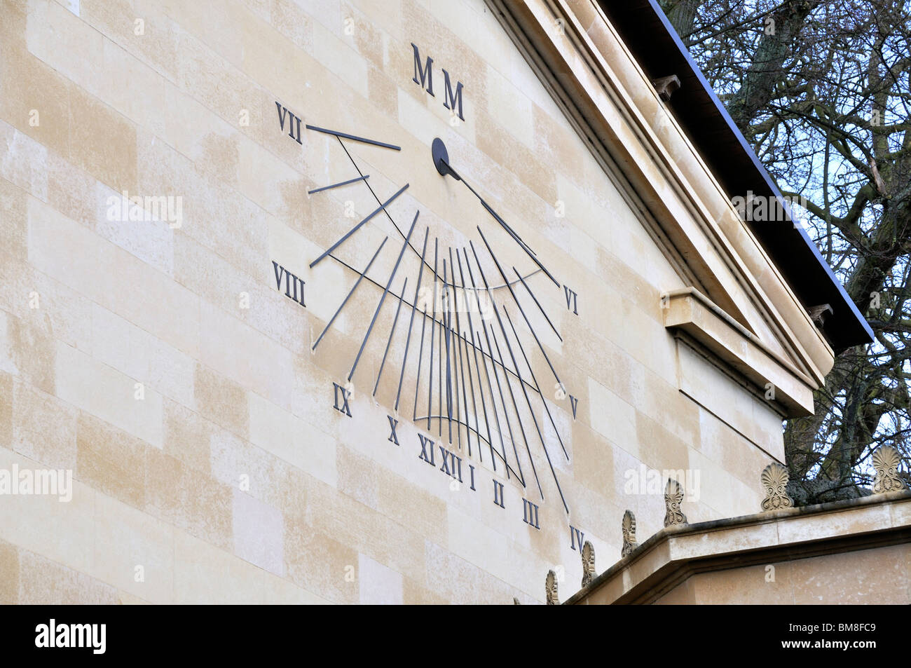 Vertical sundial hi-res stock photography and images - Alamy