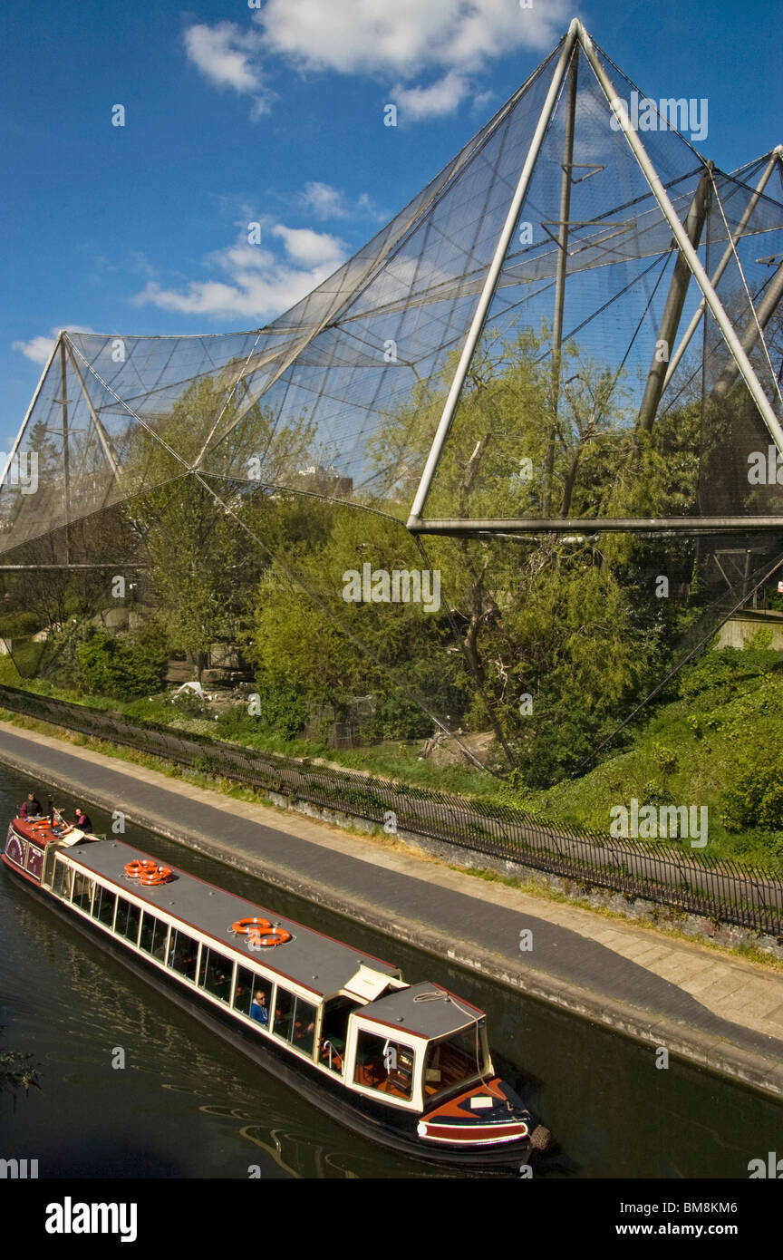 London Zoo, the Snowdon Aviary, Regents Canal and narrow boat Stock ...