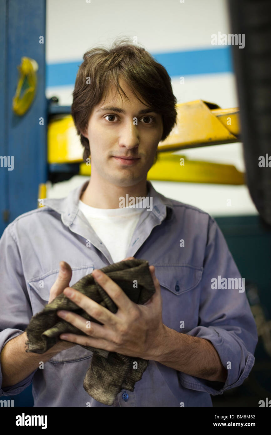 Autoshop mechanics hi-res stock photography and images - Alamy