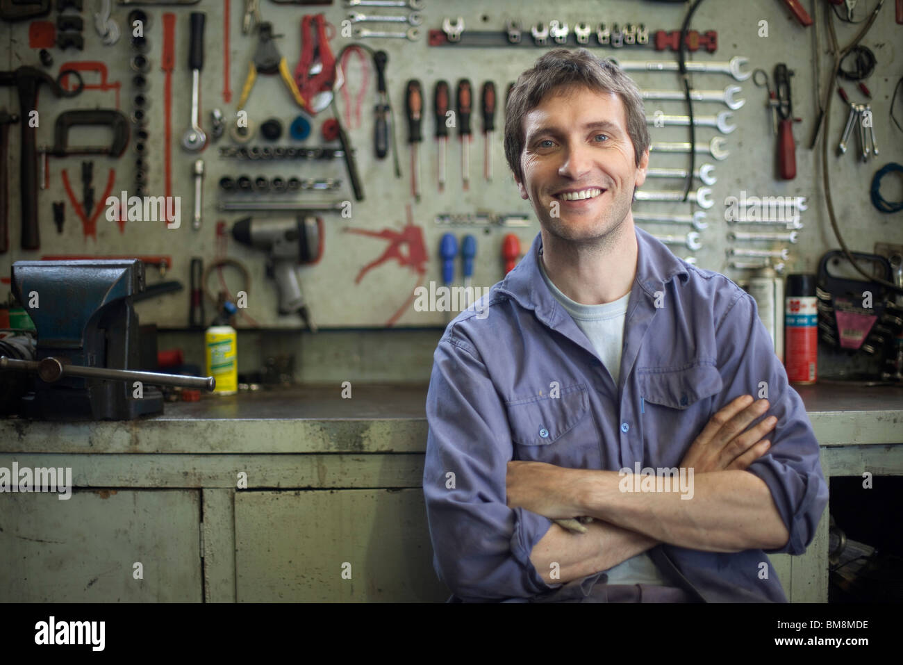 Mechanic uniforms hi-res stock photography and images - Alamy