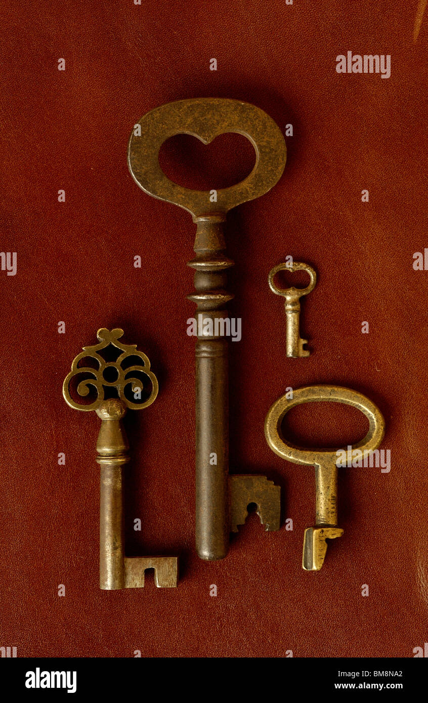 Four antique keys hi-res stock photography and images - Alamy