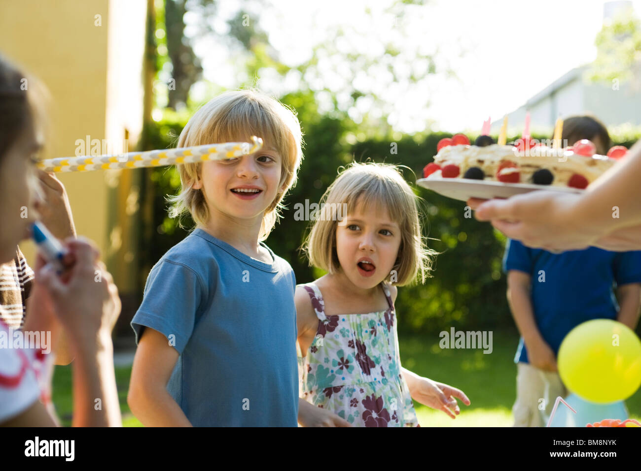 Parents girl balloons birthday hi-res stock photography and images - Alamy