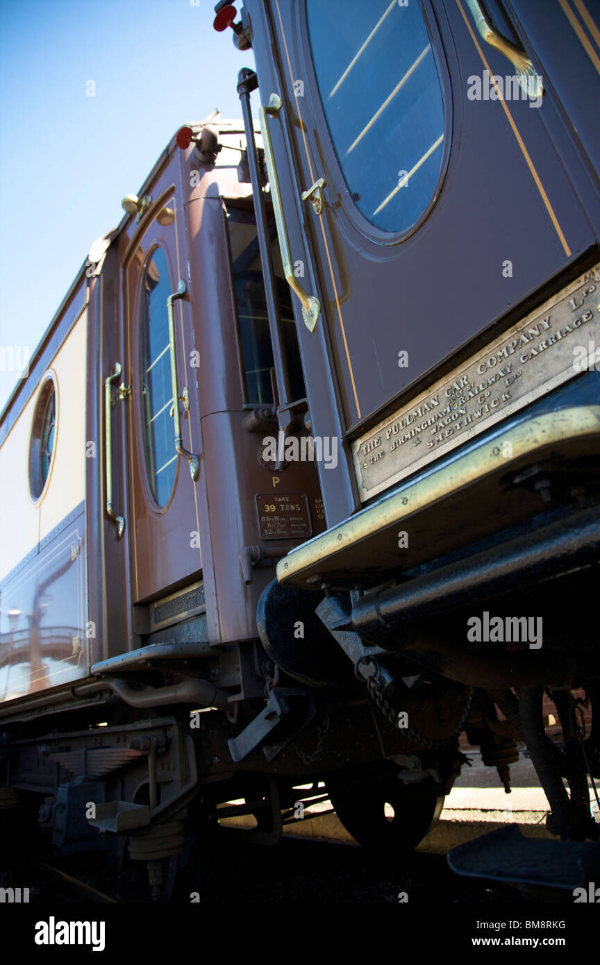 Open train door handle hi-res stock photography and images - Alamy