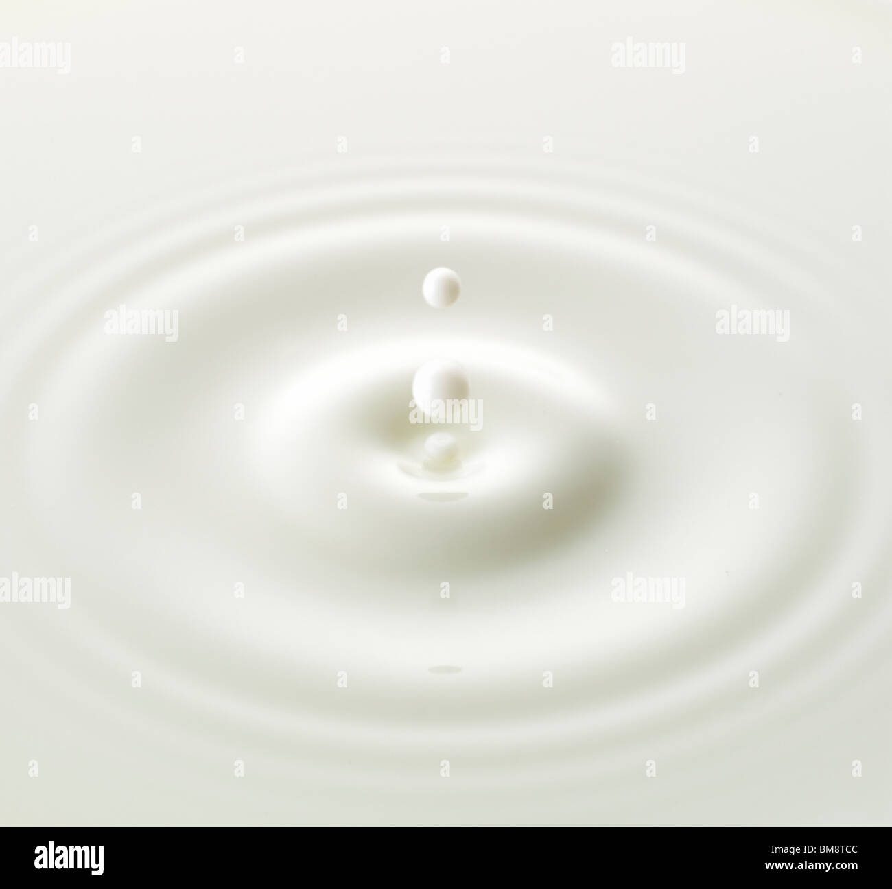 Milk drop, close up, full frame Stock Photo - Alamy
