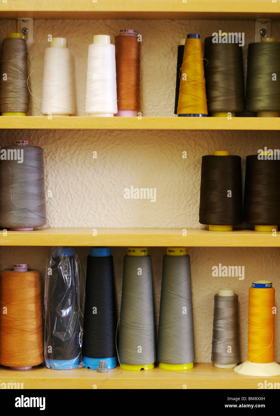 Sewing craft hi-res stock photography and images - Alamy