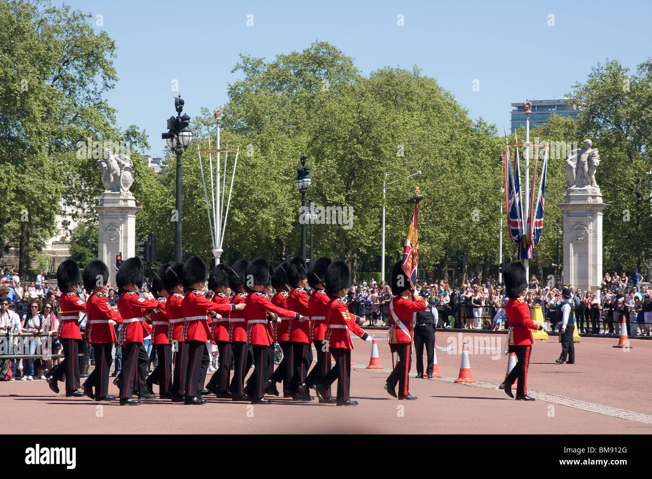 changing of the guard military soldiers parade Stock Photo - Alamy