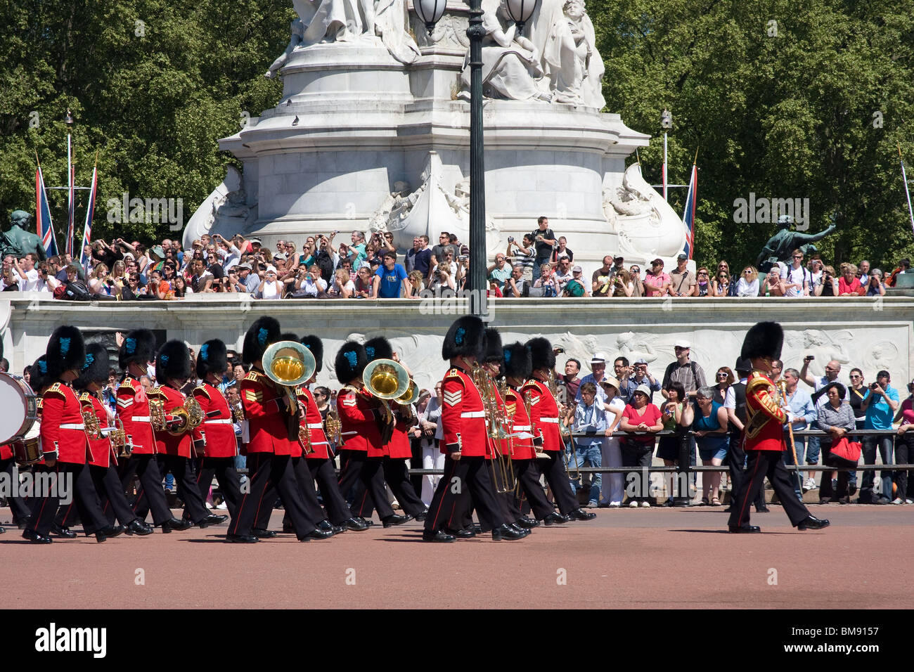 changing of the guard military soldiers parade Stock Photo - Alamy