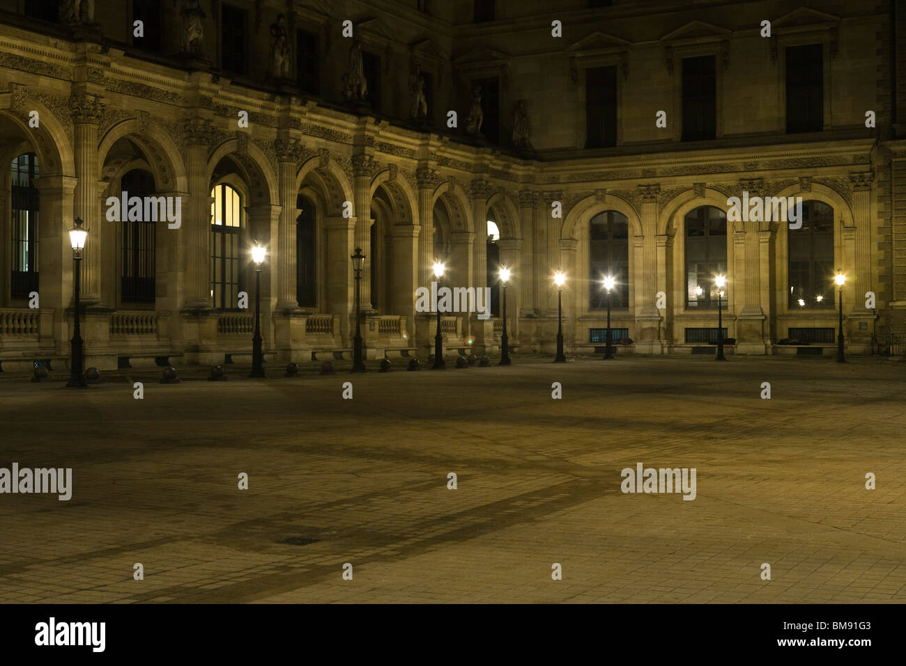 France, Paris, courtyard of The Louvre at night Stock Photo - Alamy