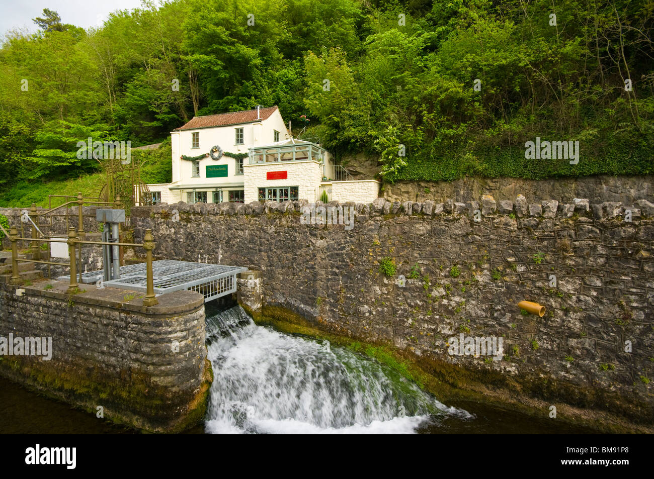 Gift Shop By The River Yeo Flowing Down Cheddar Gorge Somerset England ...