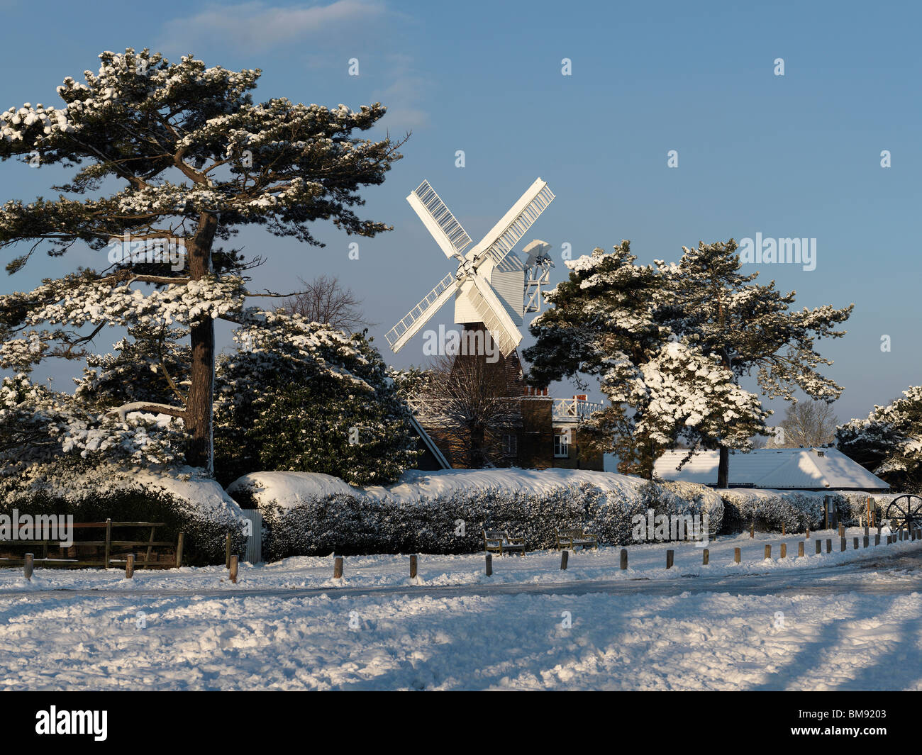 Snow scene, Wimbledon Common Windmill, Winter sun, Windmill, snow ...