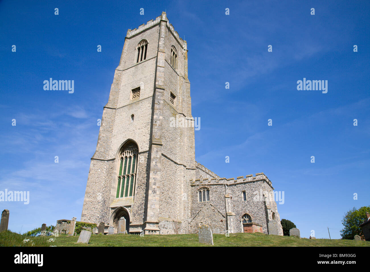 Happisburgh church norfolk hi-res stock photography and images - Alamy