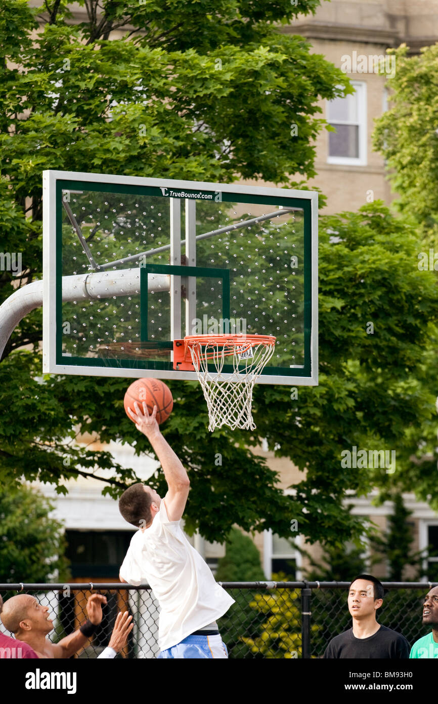 Basketball hoop layup outside hi-res stock photography and images - Alamy